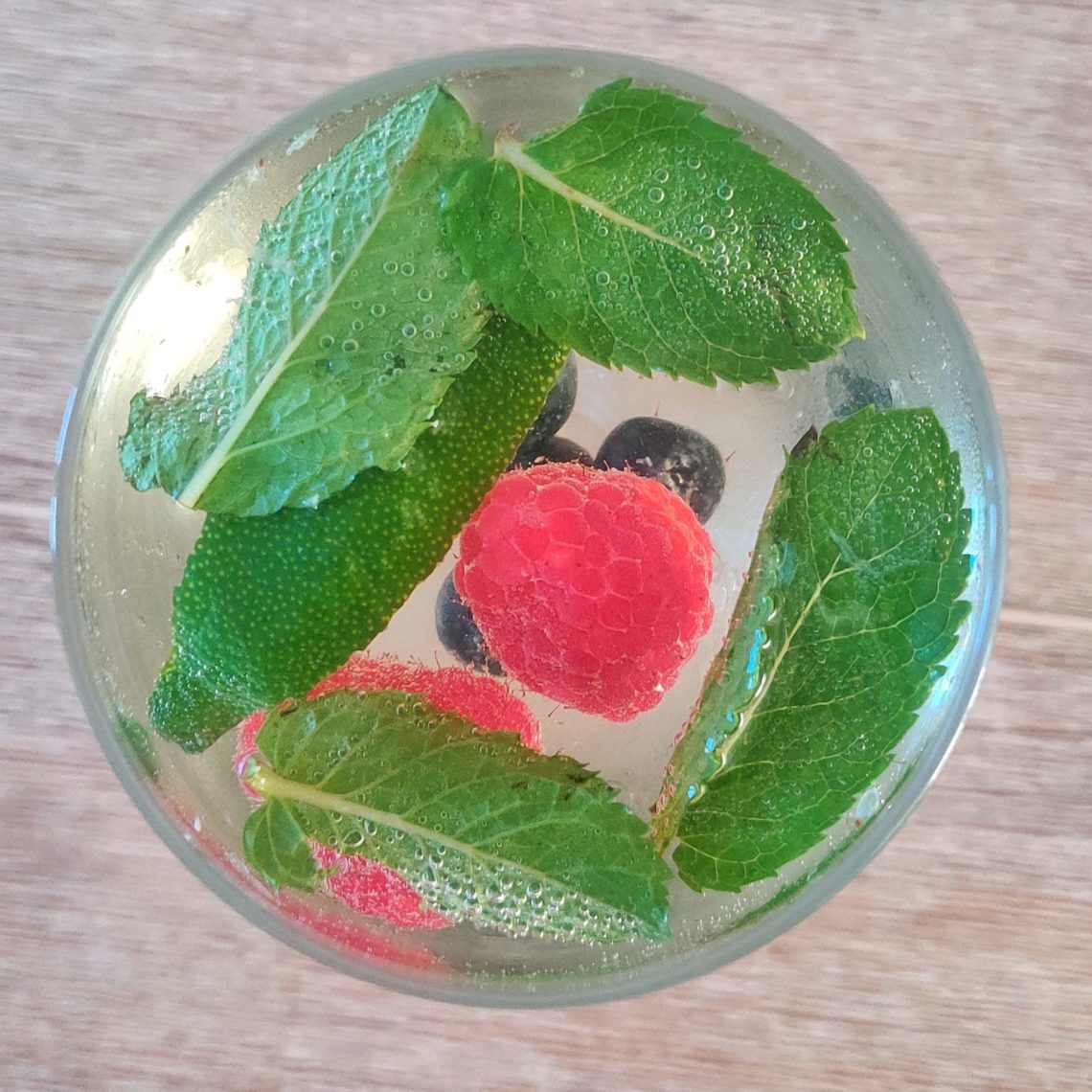 Notre recette facile de l'Hugo Spritz, le cocktail qui fait fureur en ...